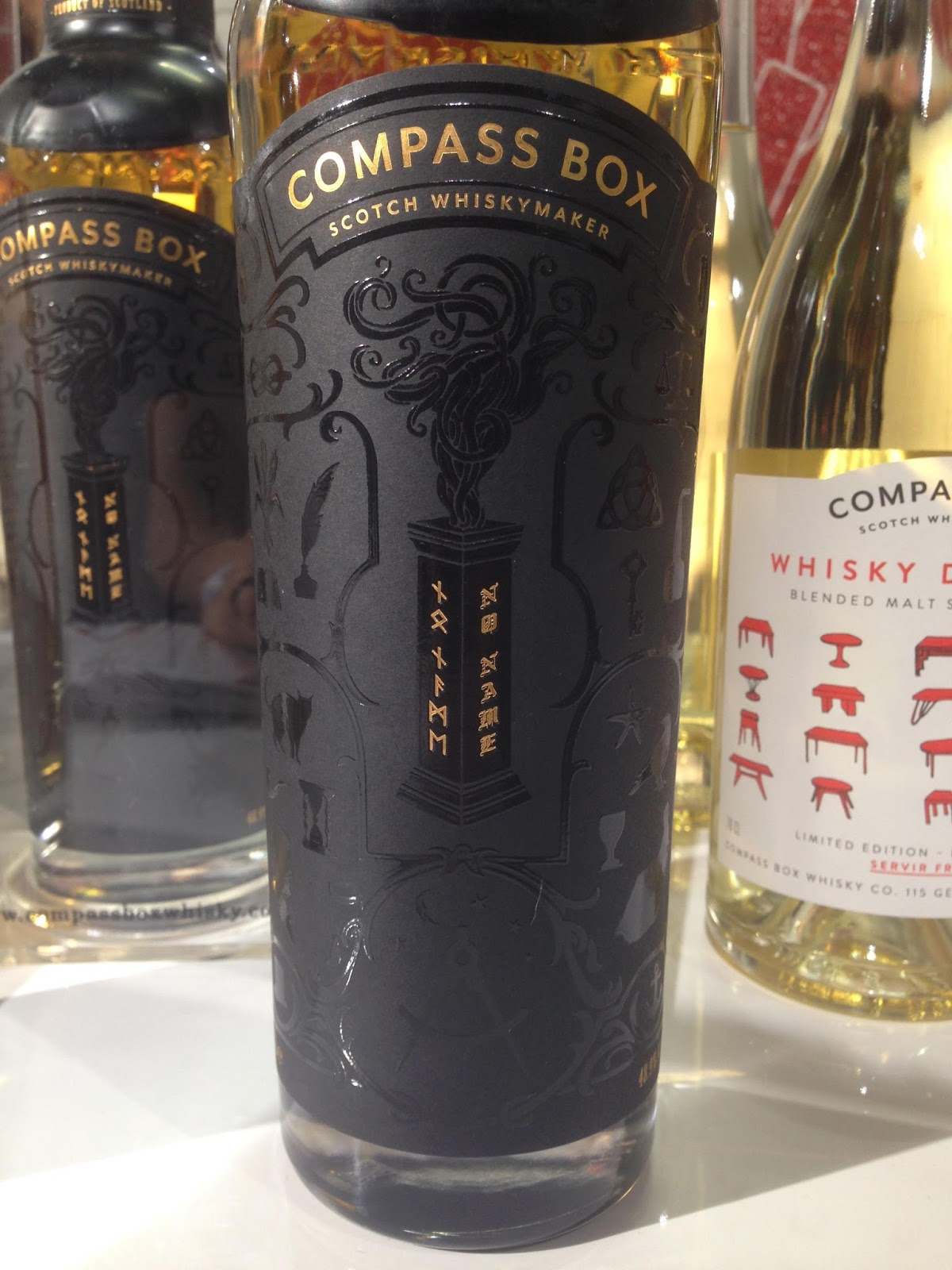 Dave's Whisky Reviews: Compass Box No Name Review [From Paris with Love]