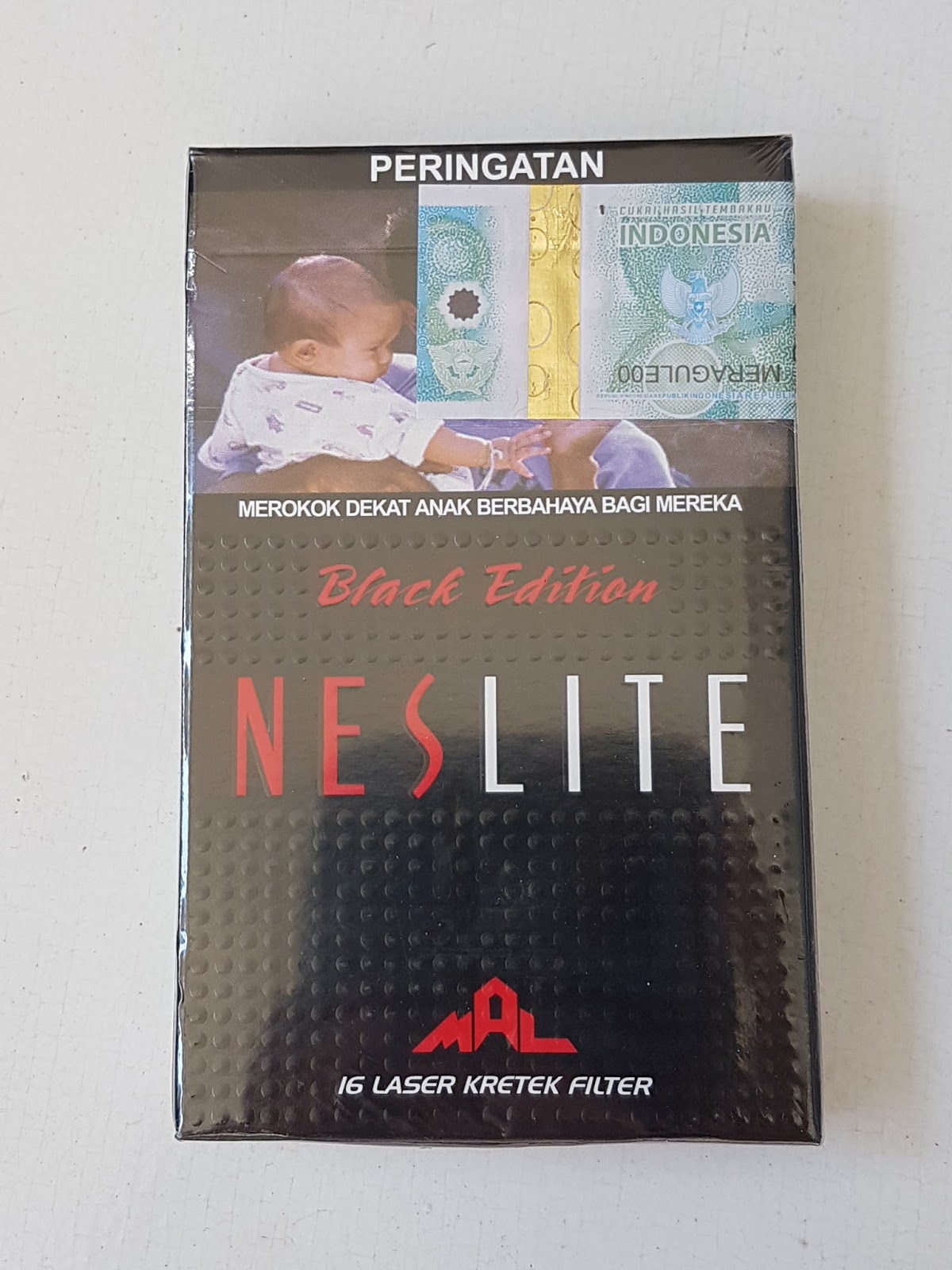 Neslite Black Edition, SKM LTLN Pertama dengan Papir Berwarna Hitam