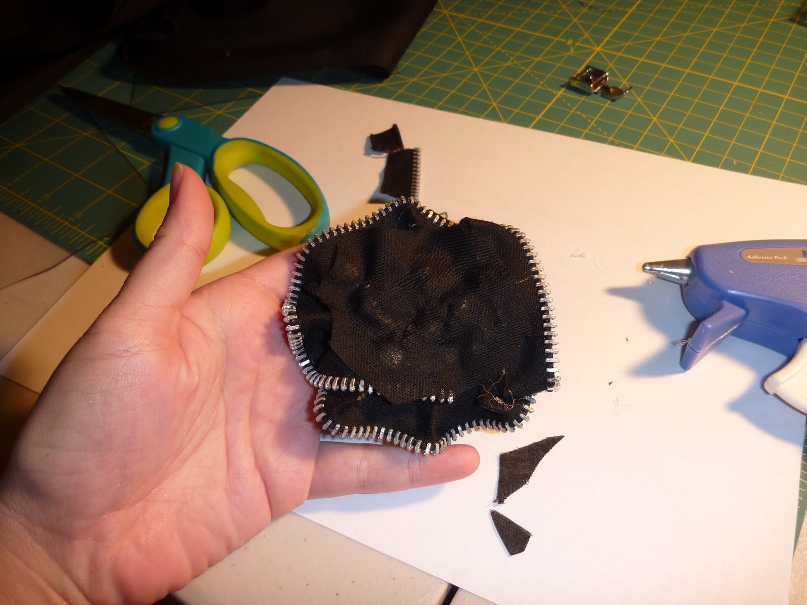 Such Big Dreams...: Zipper Flower Tutorial