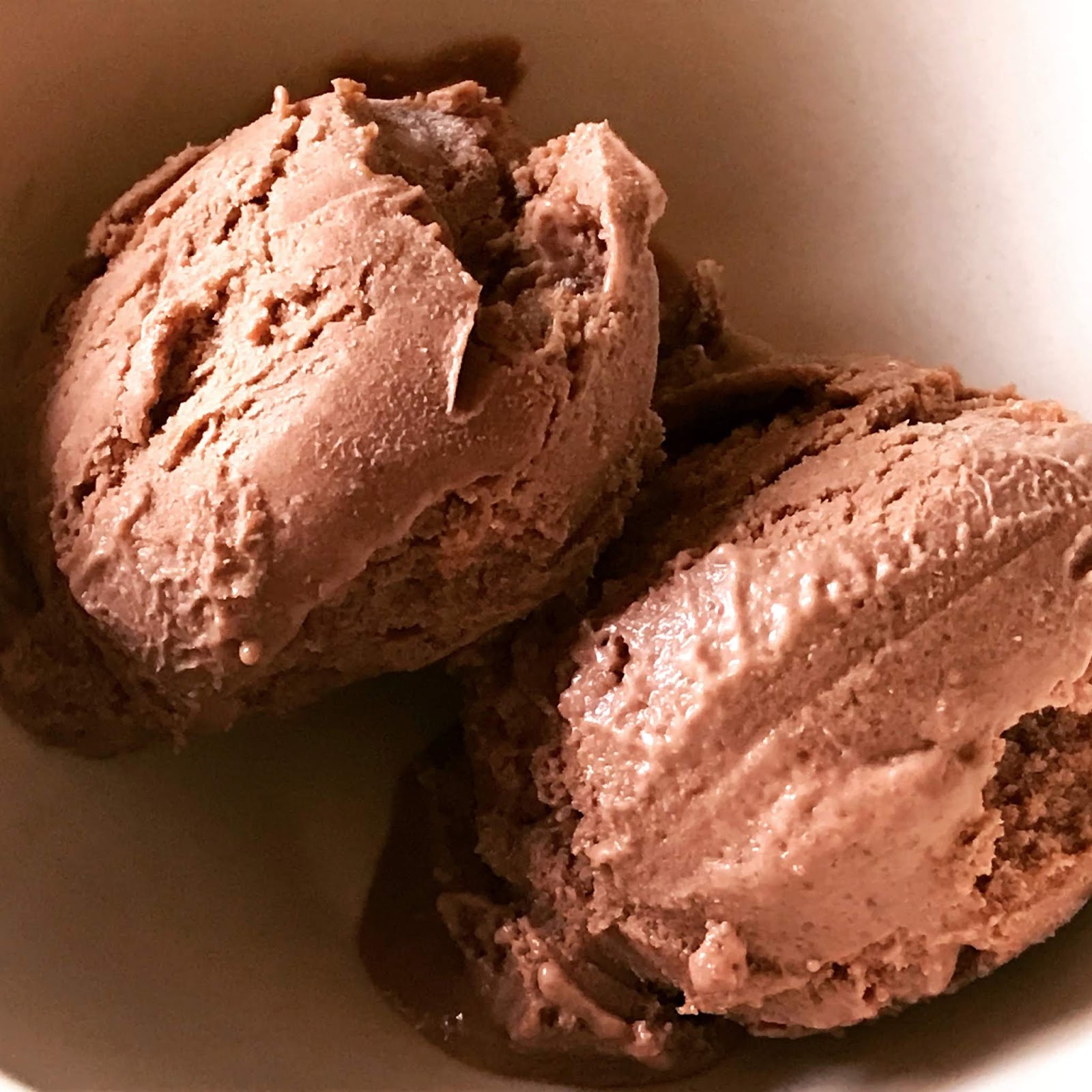 Laura y sus cacharros: Helado de Ferrero Rocher (Thermomix)