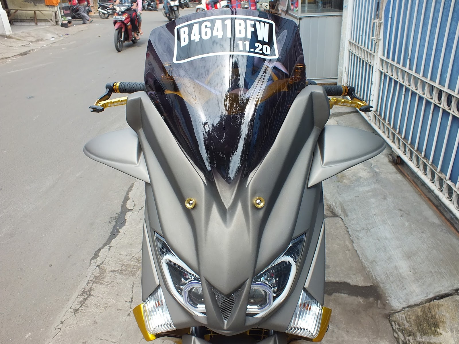 Ngecat MOTOR: YAMAHA NMAX CUSTOM CAT Property of Mr. ECHWAN Cengkareng