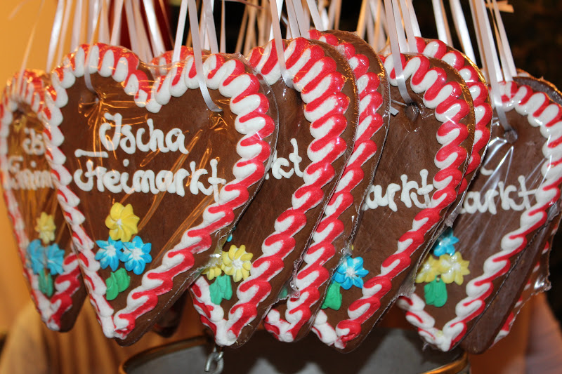 NOVEMBER: Ischa Freimaak!