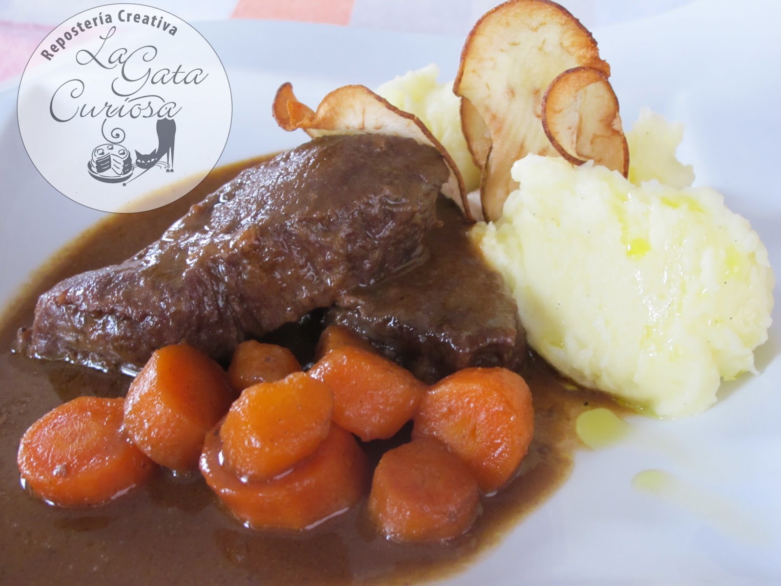 La Gata Curiosa: CARRILLERAS DE TERNERA CONFITADAS CON PURE DE PATATAS ...