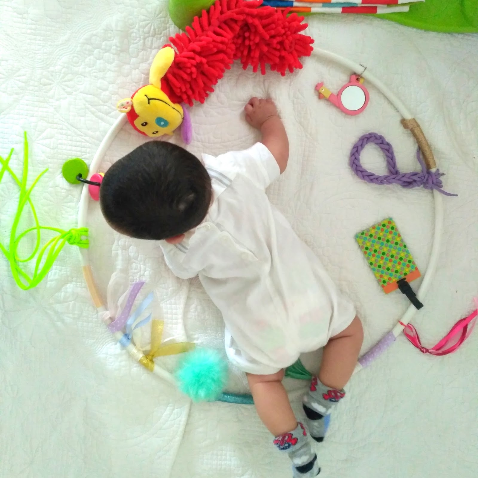 The Portly Life: DIY | Baby Sensory Hoop!
