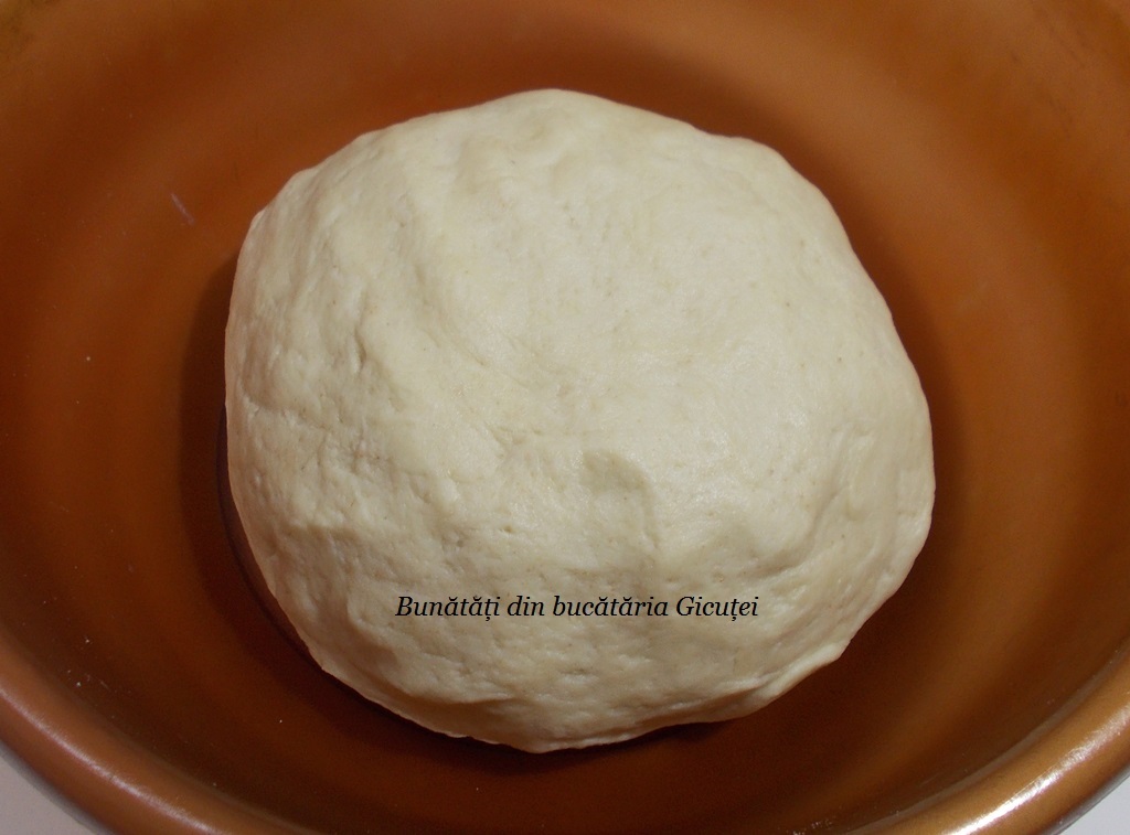Aluat fraged cu untura si smantana - Bunătăți din bucătăria Gicuței