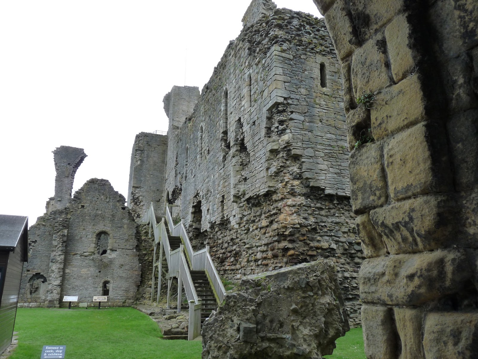 Barry In Thirsks Adventures: Middleham Castle in Wensleydale