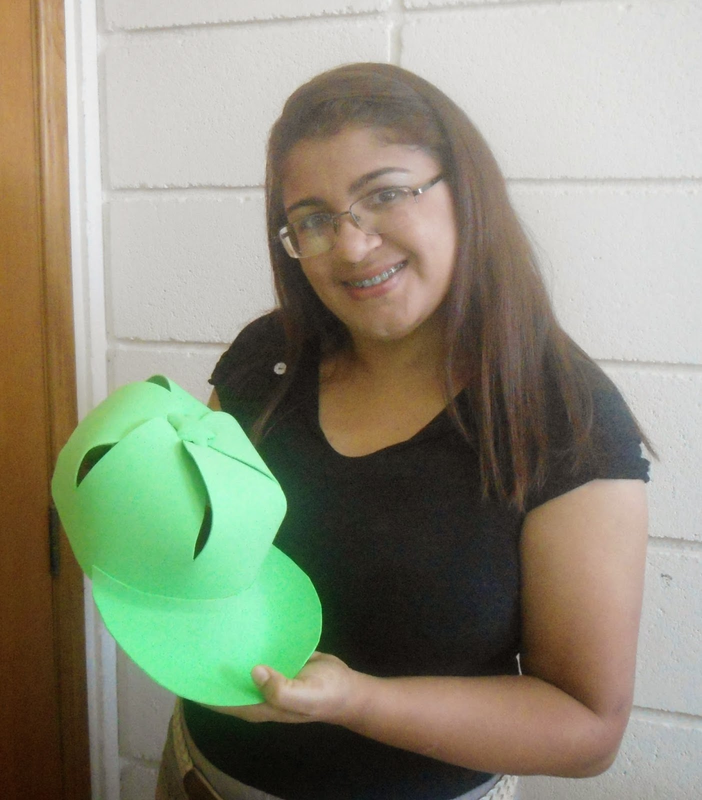 COMPARTILHANDO IDÉIAS COM A TIA ANGELA: BONÉS FEITOS DE EVA