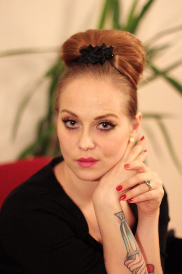 The Freelancer's Fashionblog: THE 1960's BIG TWIRL UPDO(S)