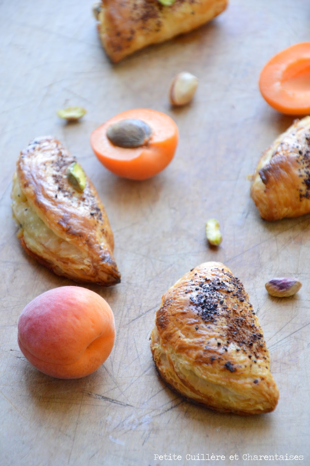 Petite Cuillère et Charentaises: Chaussons salés Abricots, Roquefort et ...