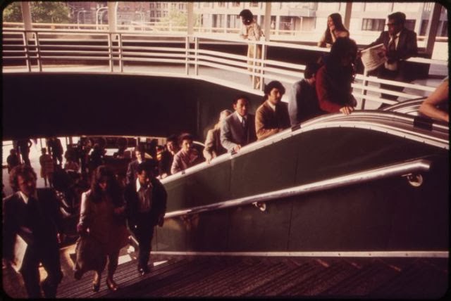 Amazing Color Photographs Capture Daily Life in New York City in 1973 ...