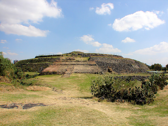 Hidden and little known places: Circular step-pyramid of Cuicuilco ...