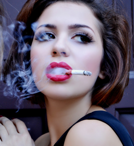 "S" obéit et "R" agit: Cigarette