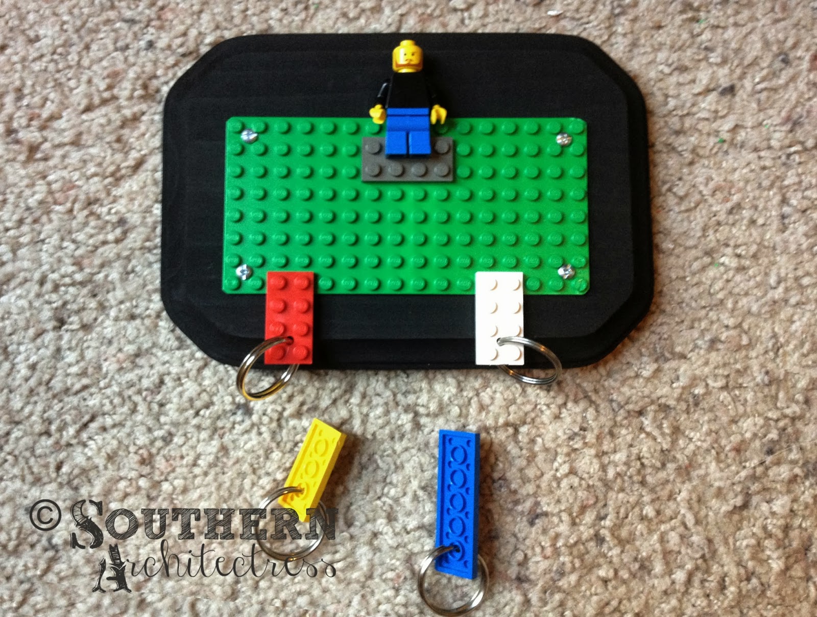 Southern Architectress: DIY Lego Key Organizer