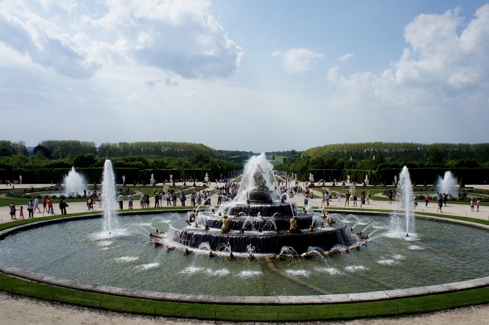 L. Lock - European Adventures : Dancing Fountains of Versailles