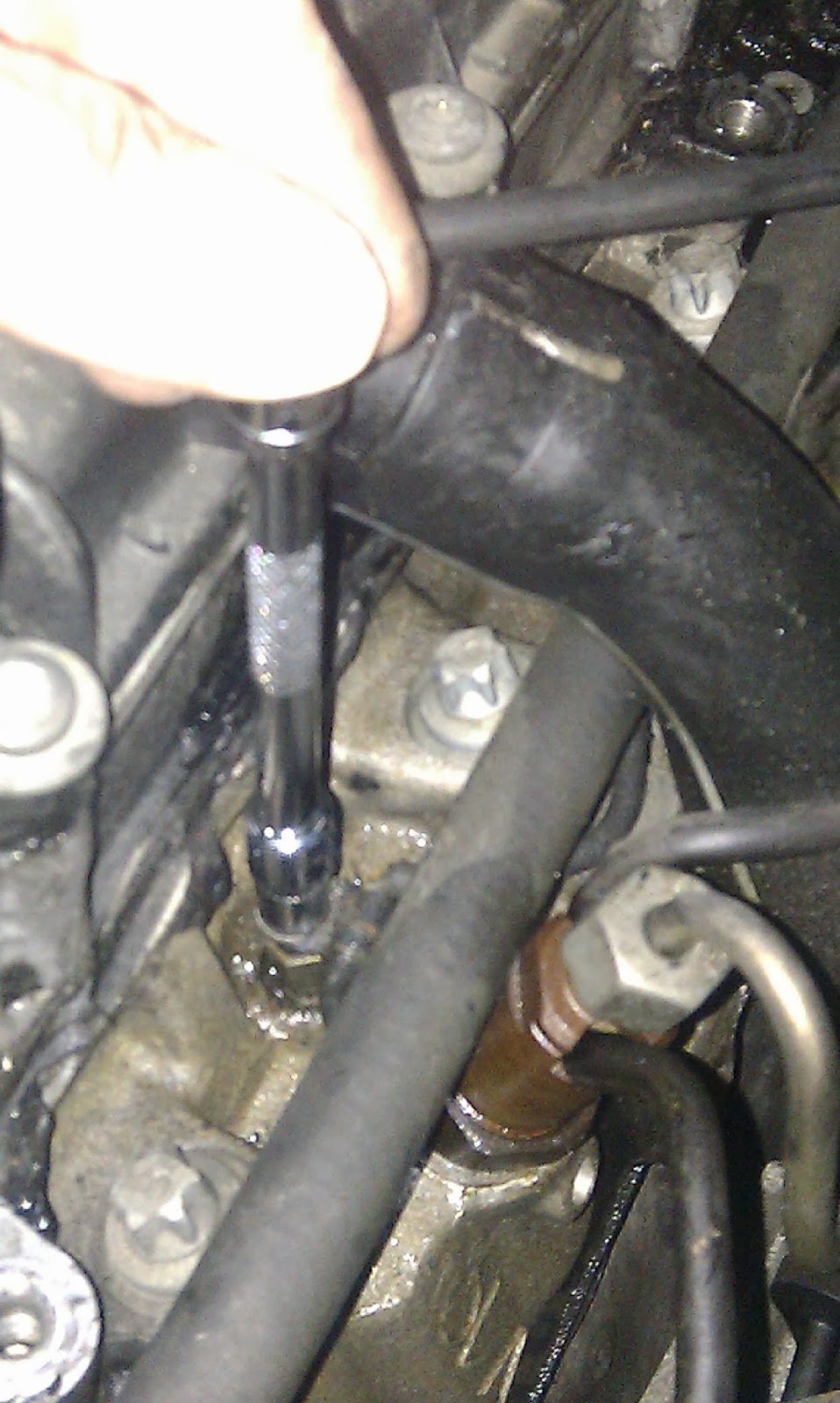 LDV Pilot van: Replacing the glow plugs on DW8 diesel engine