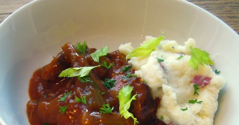 minxeats - recipes, recaps, and restaurant reviews: Bloody Mary Beef