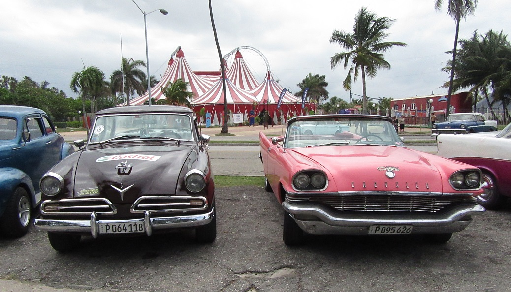 Cuban Cigars, Culture & Lifestyle: Club de Autos Antiguos (Havana) Car Show