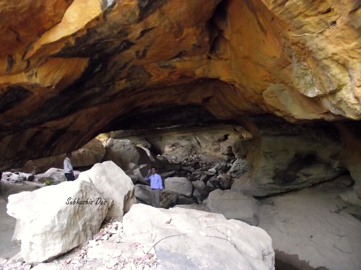 Subhashis Das' blog.: THE ISKO ROCK ART SITE AND THE NEAR BY PRIMITIVE ...
