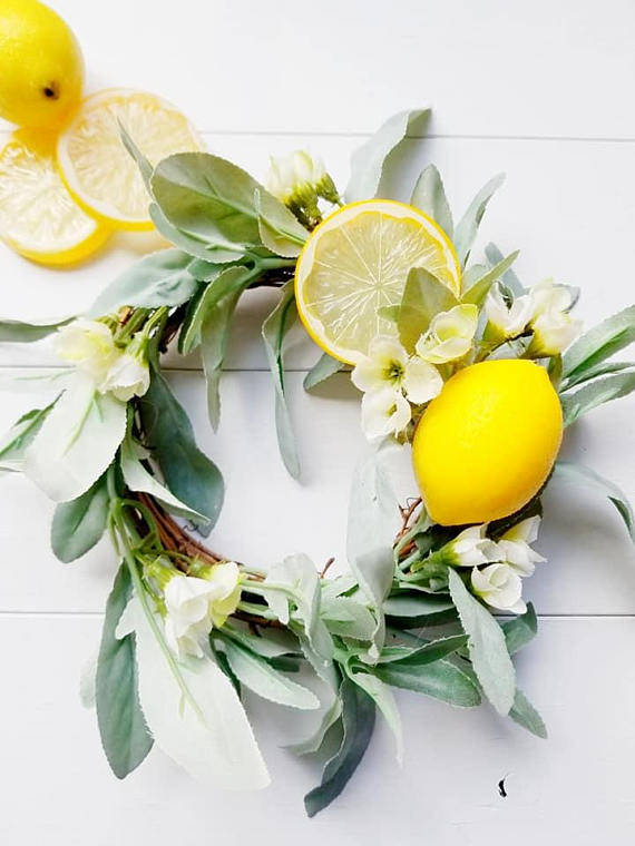 Brandi Raae: Farmhouse Lemon Decor