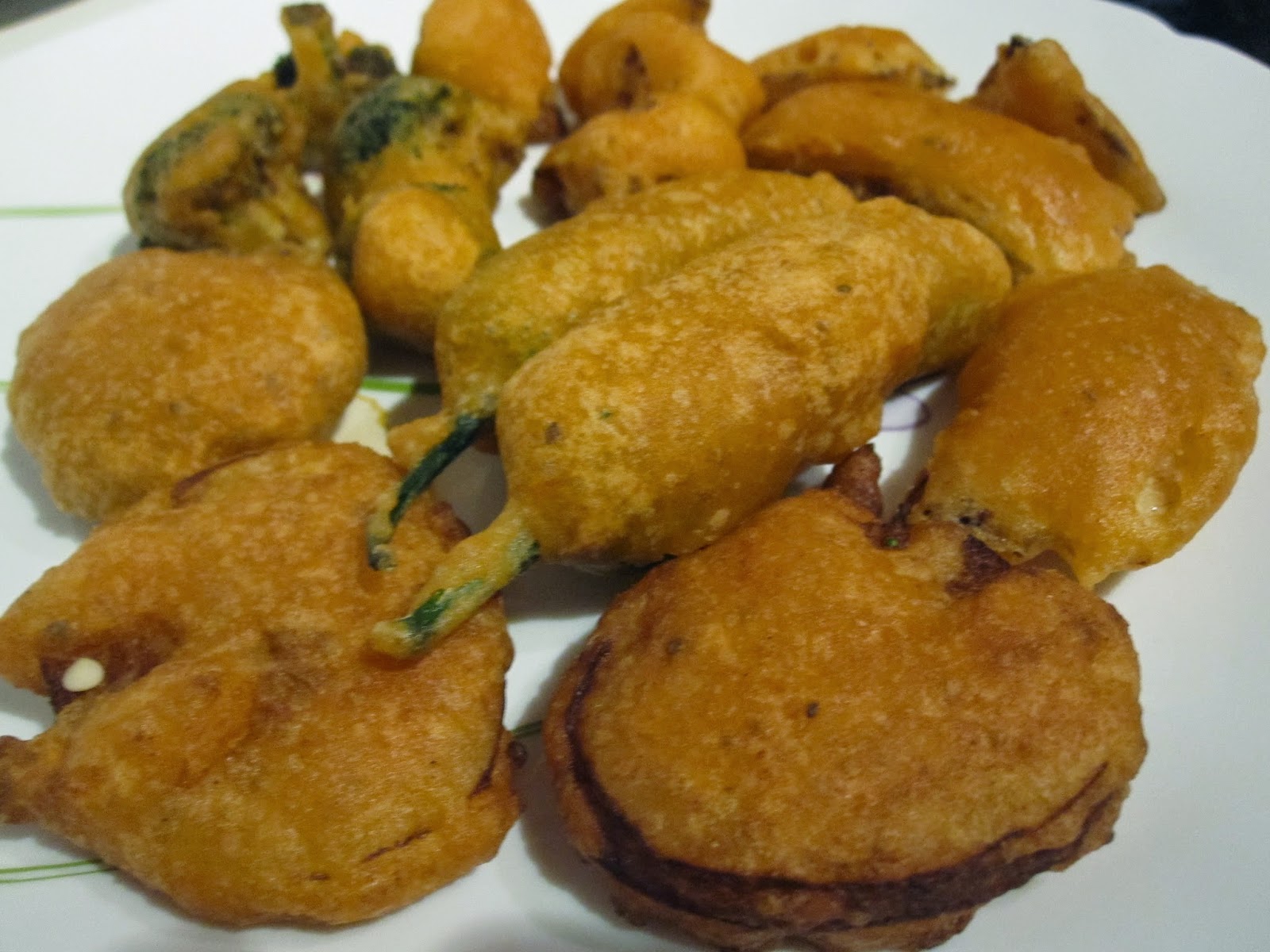 Kalai's Samaiyal: Vegetable Pakora Platter