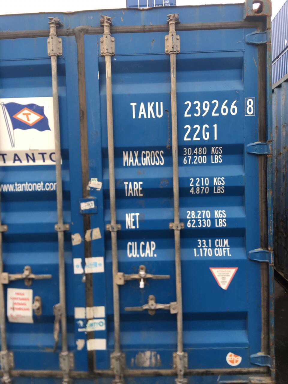 Spesifikasi kontainer dan kombinasi huruf pada pintu kontainer