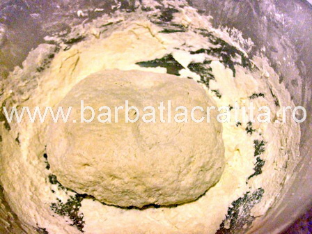 Şuberek (plăcintă cu carne şi mentă) | Rețete BărbatLaCratiță