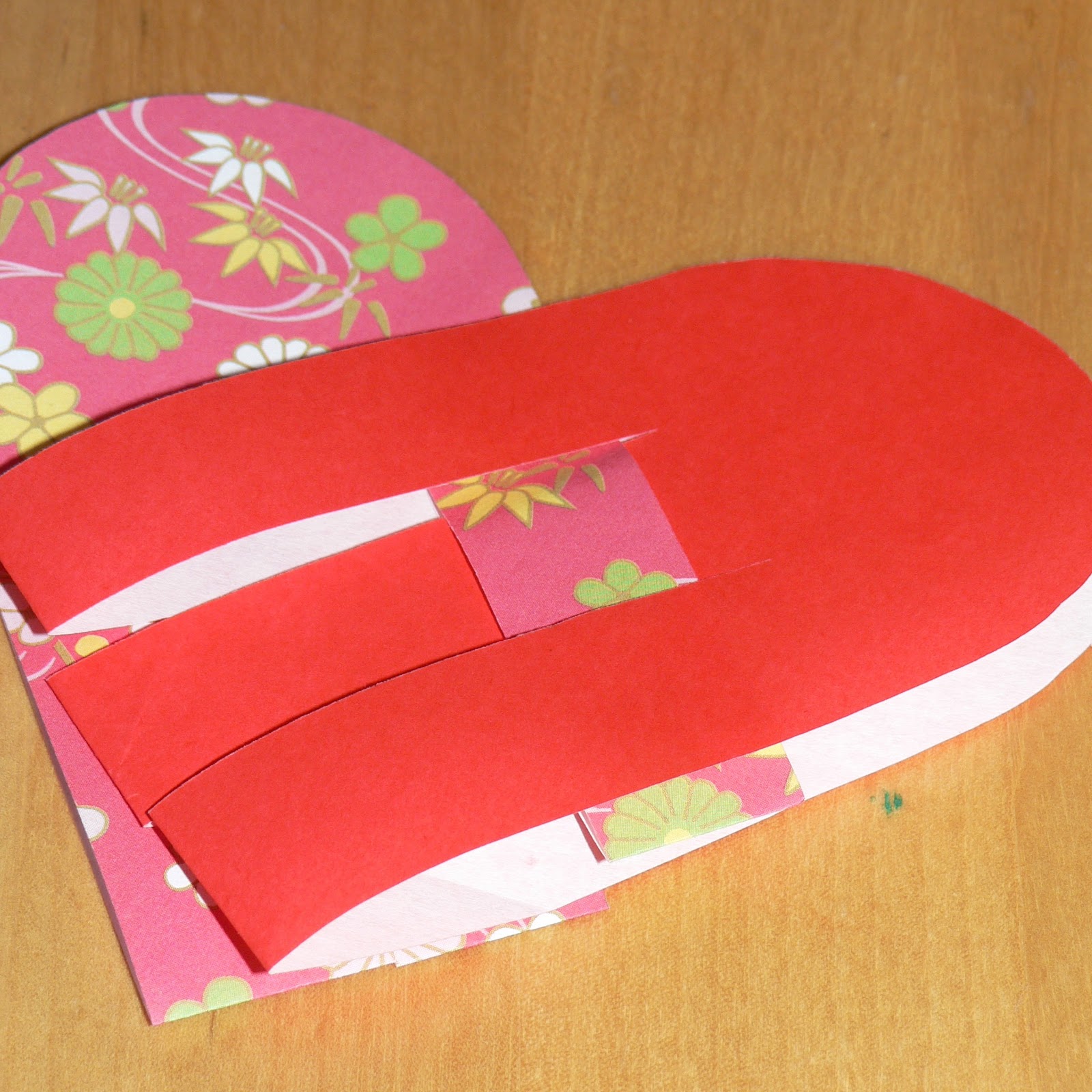 Mama Pea Pod: {Swedish Woven Paper Heart Baskets}