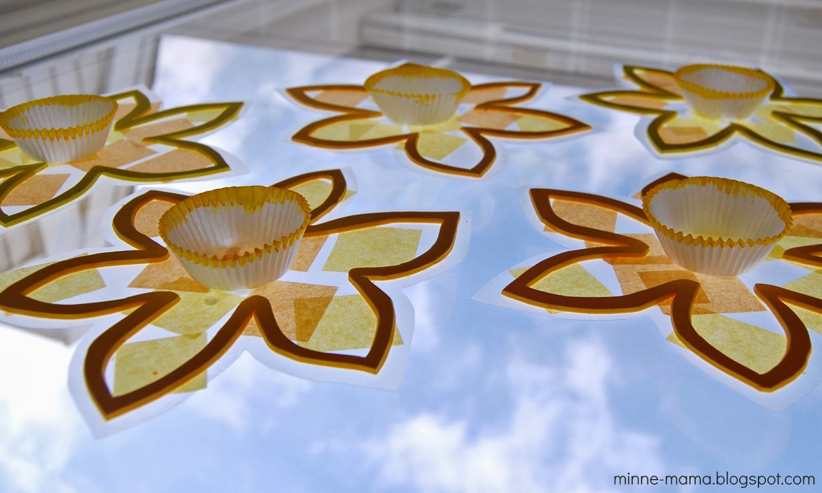 {Guest Post} Toddler-Made Spring Suncatchers