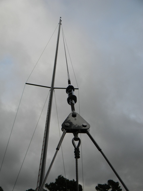Ericson 25, Oystercatcher: Spars, Mast Stepping, a Tutorial