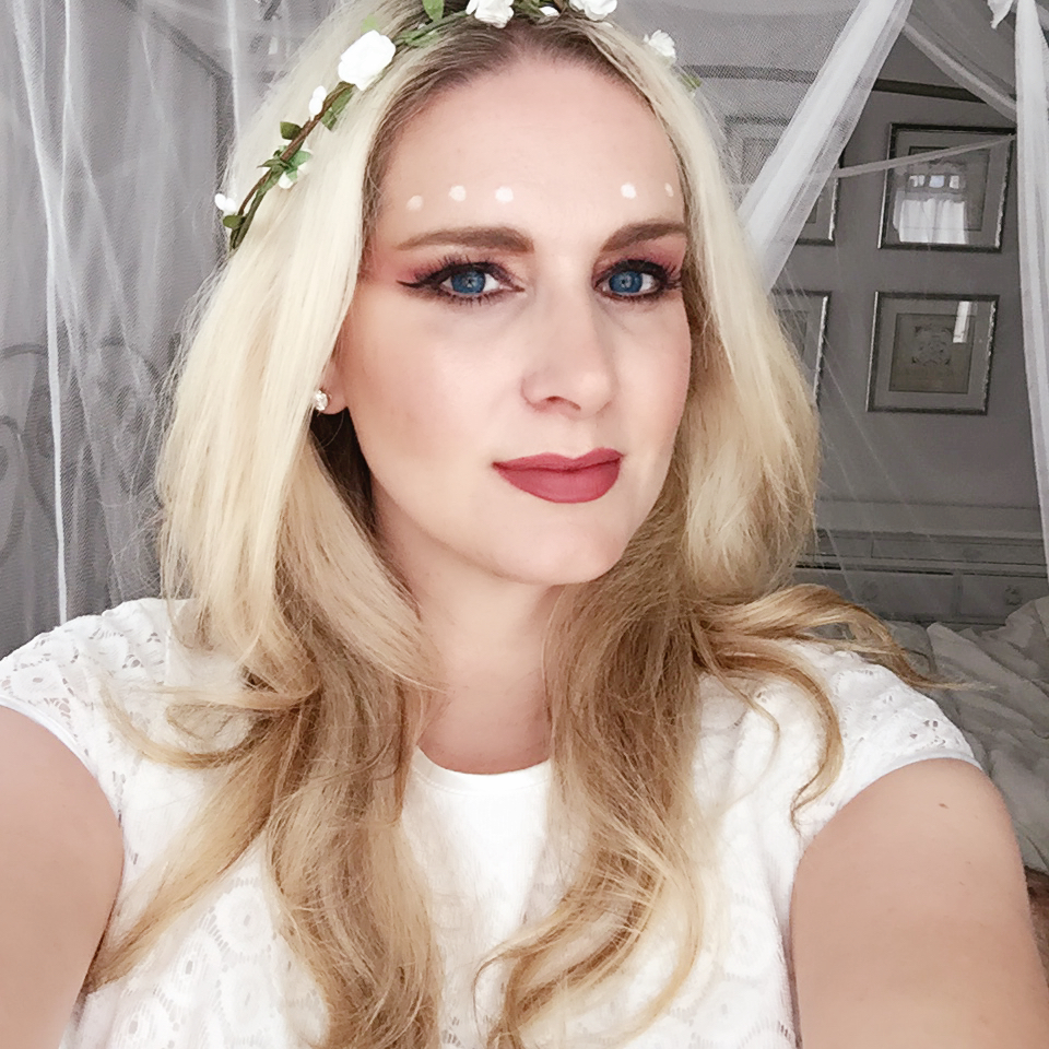 "Isabelle Thornton" Le Chateau des Fleurs: Isabelle cosmetics by ...