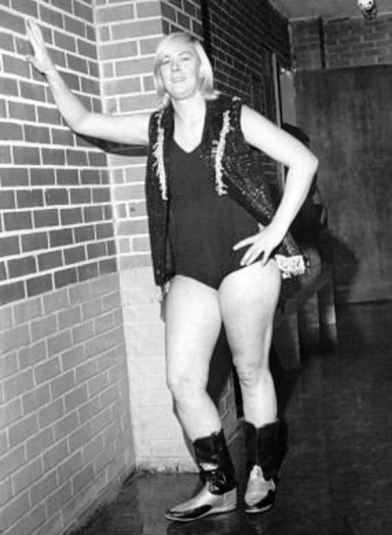 Womens Pro Wrestling: Paula Kaye - Female Wrestling