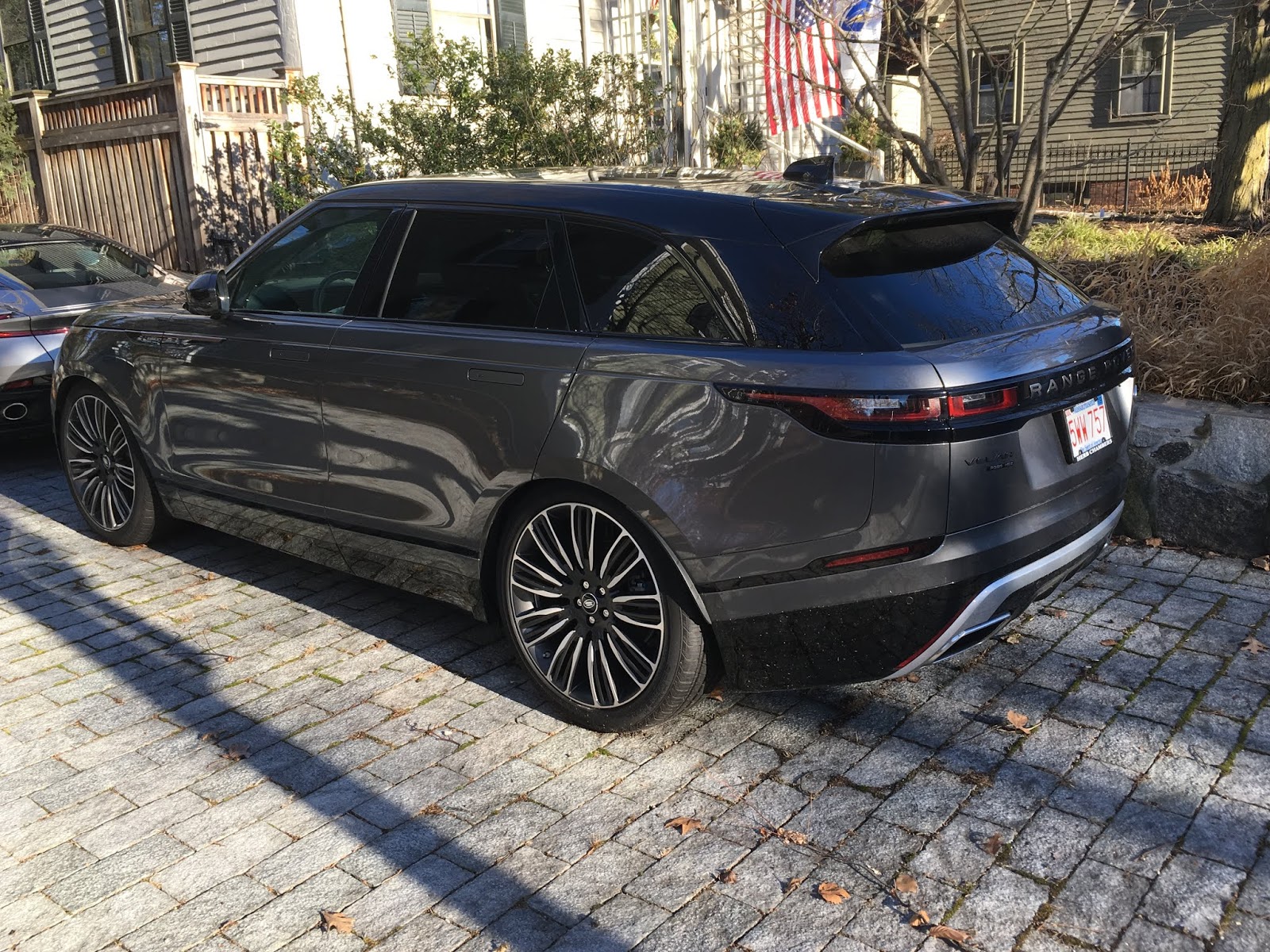 autoliterate: Aston-Martin V12 & Range Rover Velar