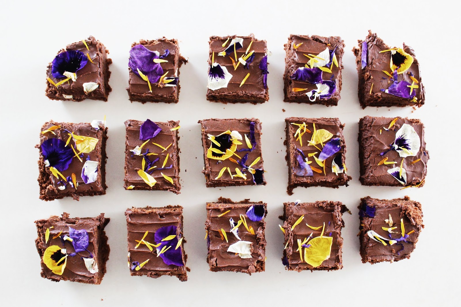 Autumn Amelia: Spring Brownies With Edible Flowers