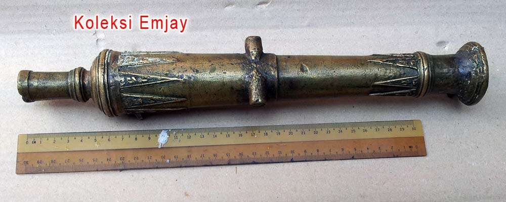 Laman Emjay: Pelupusan tangkal azimat dan senjata puaka terkini.