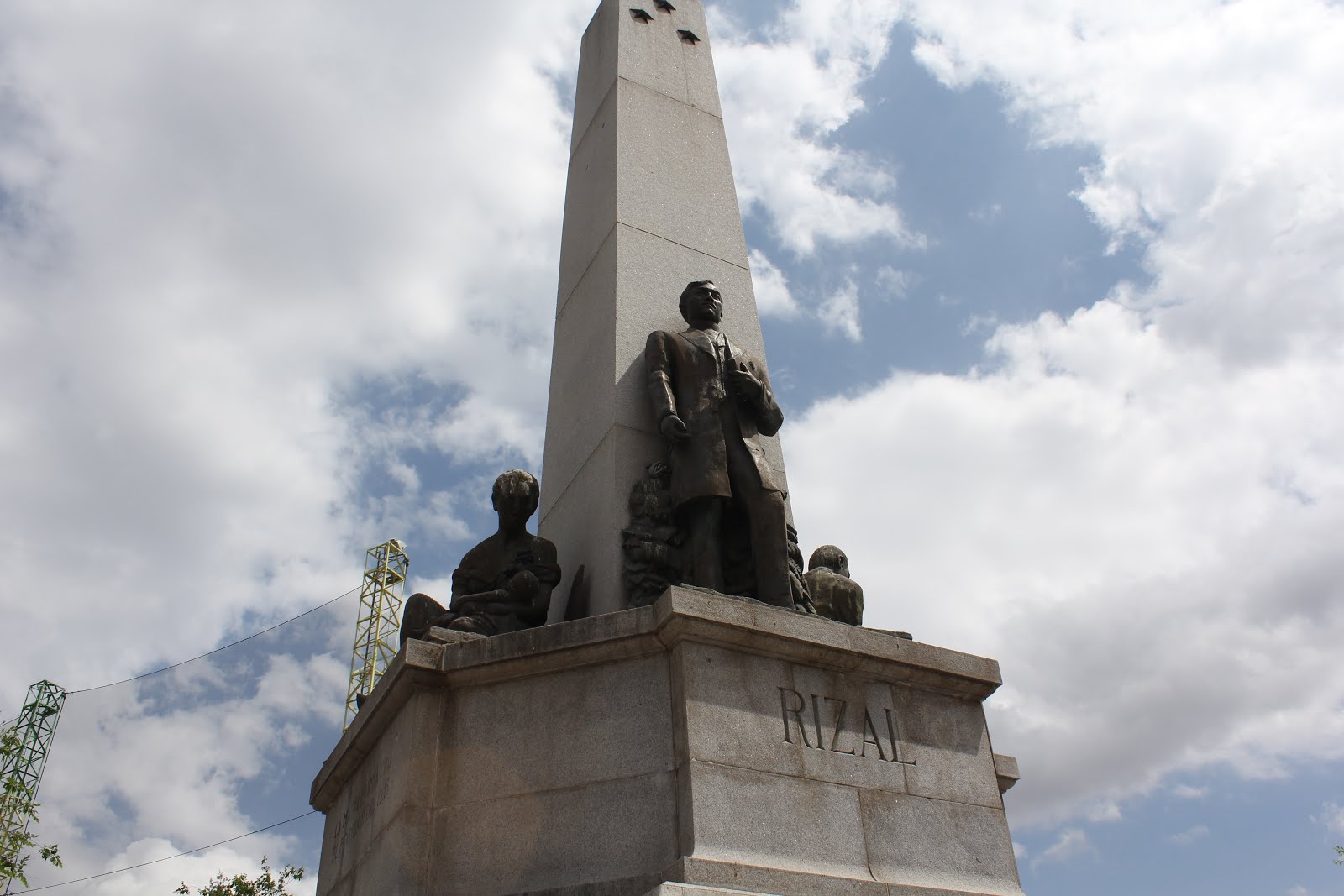 Stay, Stray, Play and Feast: Jose Rizal Monument: A Piece of the ...