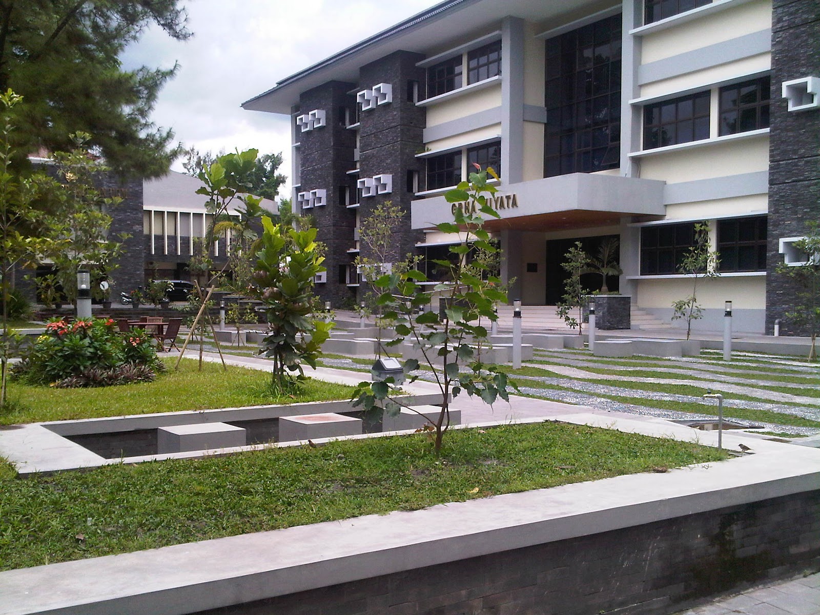 DIWANGKORO ARSITEK: LANSCAPE FK UGM PLAZA MEDIKA