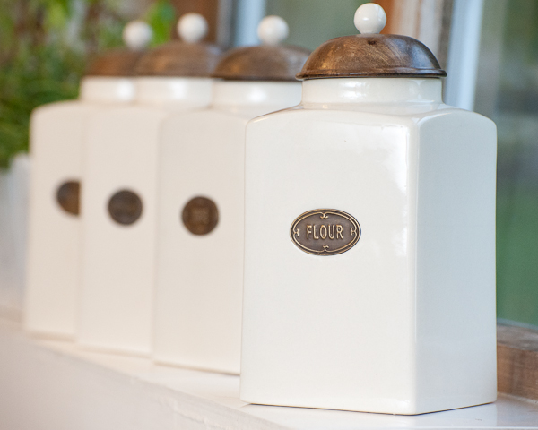 Country Living Interiors: A Complete Country Kitchen Collection!