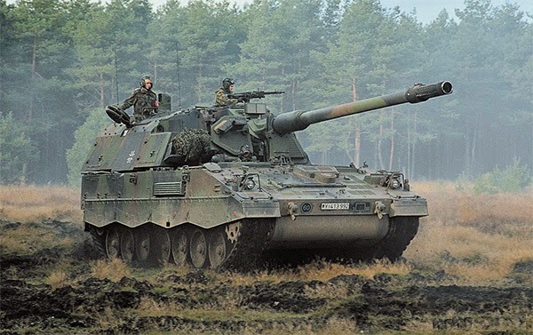 Veículos Militares do Mundo: Panzerhaubitze PzH 2000 Howitzer SPH (24)