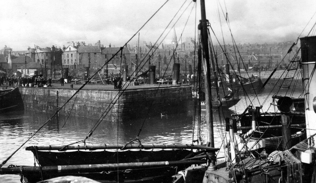 Tour Scotland: Old Photograph Fishing Boats Harbour Peterhead Scotland