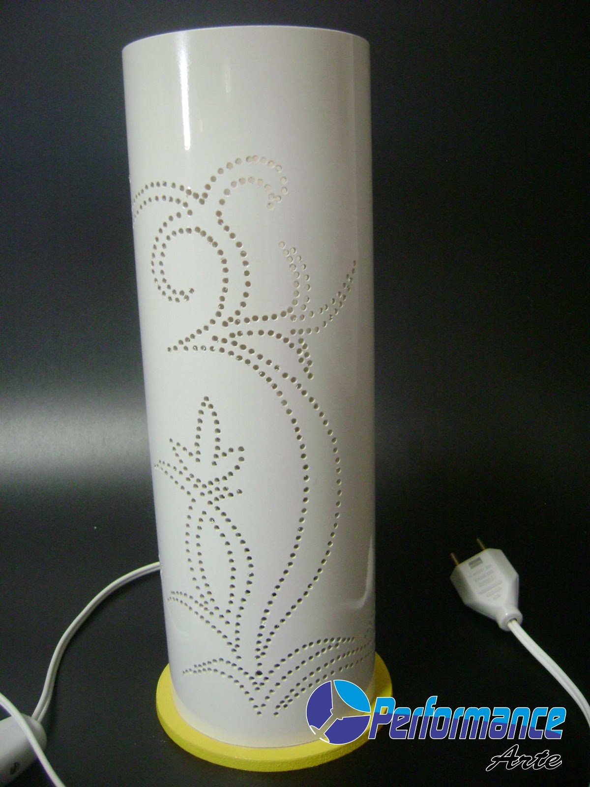 PERFORMANCE ARTE, LUMINARIAS EM TUBO DE PVC.: LUMINARIA PVC DE FLOR.