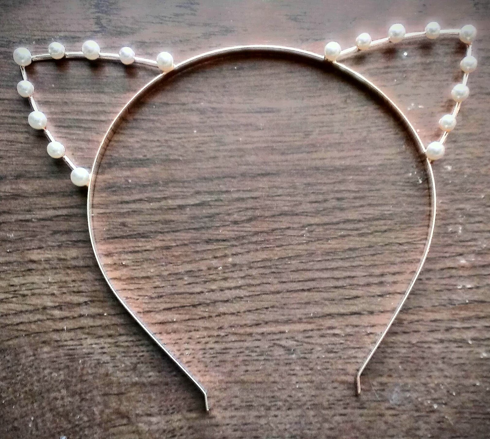 Meggomochi Pearl Cat Ear Headband