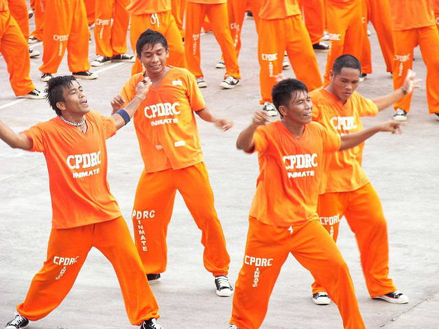 The Dancing Prisoners of the Philippines ~ Kuriositas