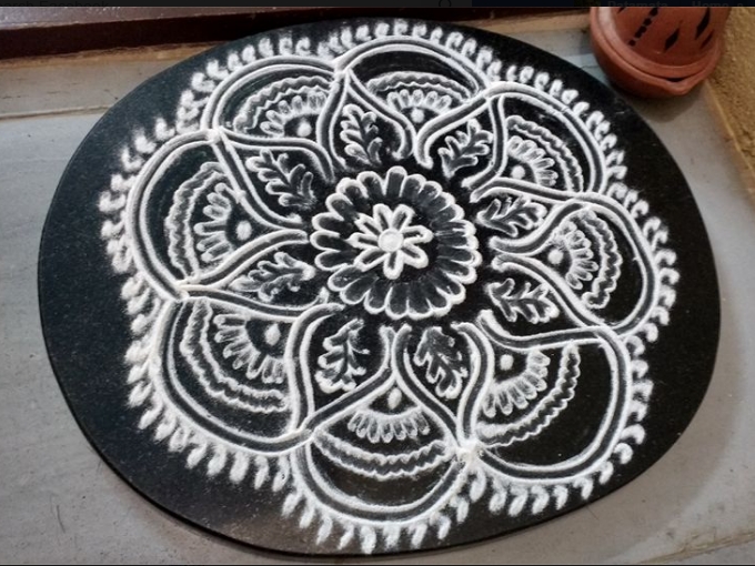 CHODAVARAMNET: BEAUTIFUL CIRCLE OPEN FLOWERS RANGOLI ART