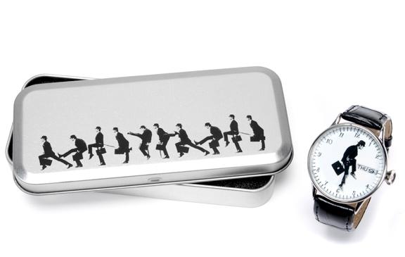 De Tudo Um Pouco....: Monty Python’s Ministry of Silly Walks: The Watch