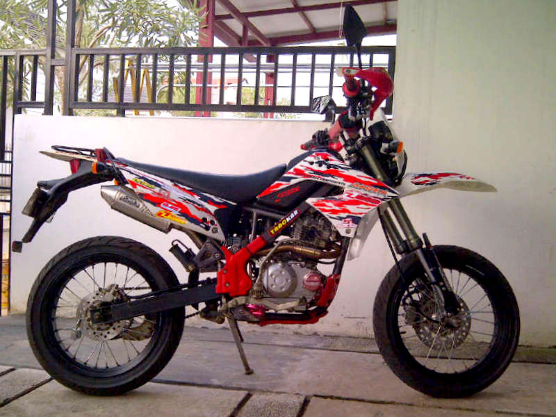 Kawasaki klx/D'tracker 150 (Sumo; Supermoto) ~ Barang Gudang