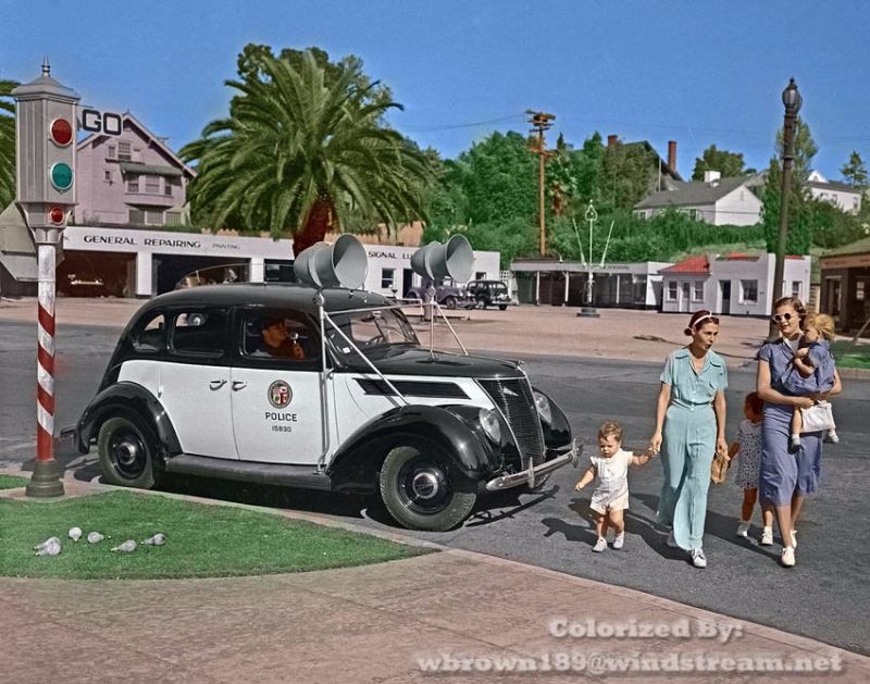 18 Incredible Colorized Photos of American Police Cars From Between the ...