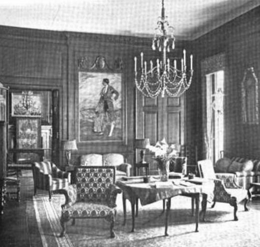 Half Pudding Half Sauce: A CONSPICUOUS EXAMPLE OF GOOD DECORATION - The ...