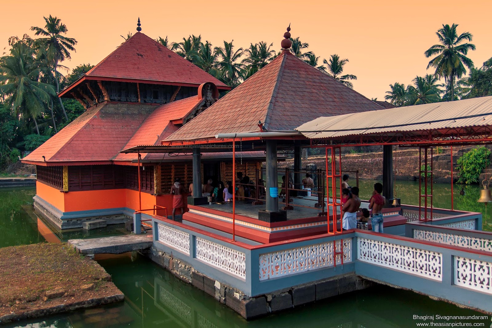 Asian Travel Photographer: Ananthapura Lake Temple - Kasaragod, Kerala