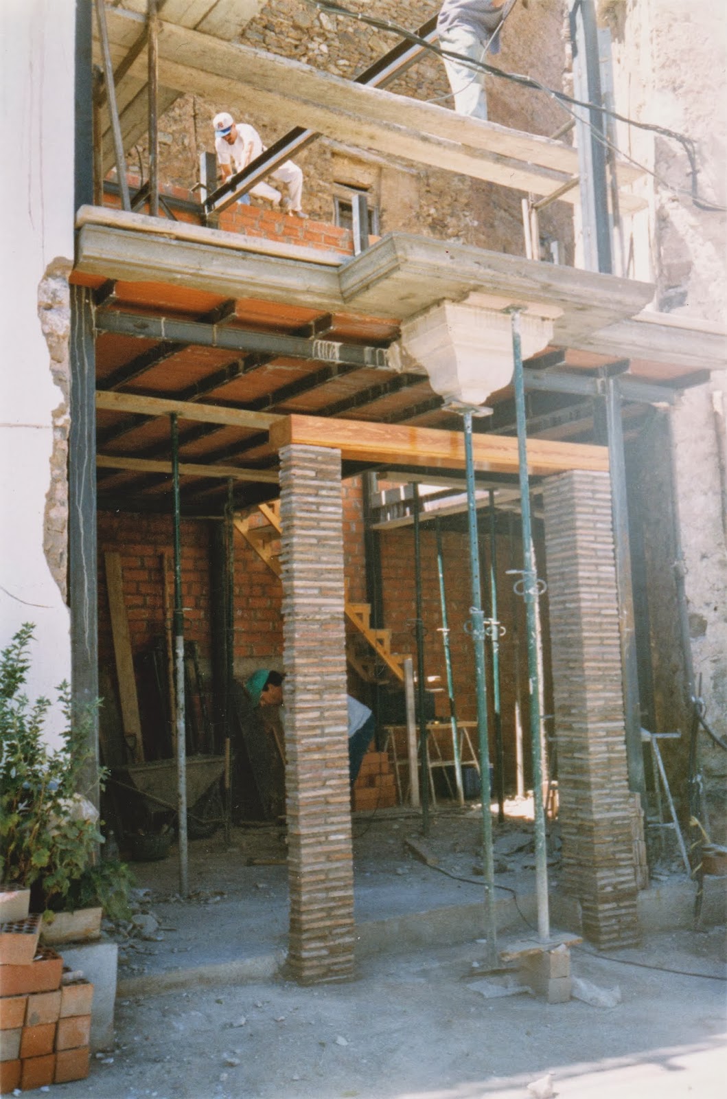 Pepe Granell: FACHADA RUSTICA (Obra, Carpintería y Artes decorativas-1998)