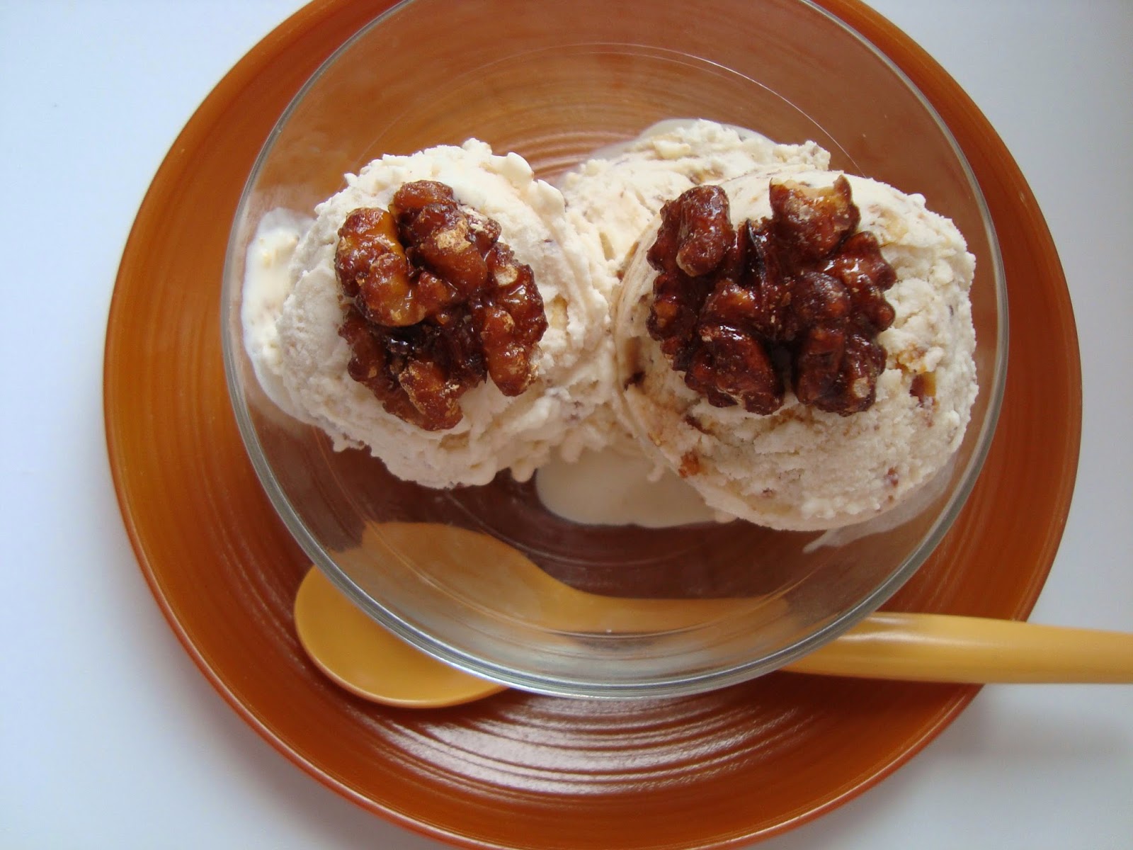 ENSUCRAT: GELAT DE MEL I MATÓ AMB NOUS CARAMEL·LITZADES